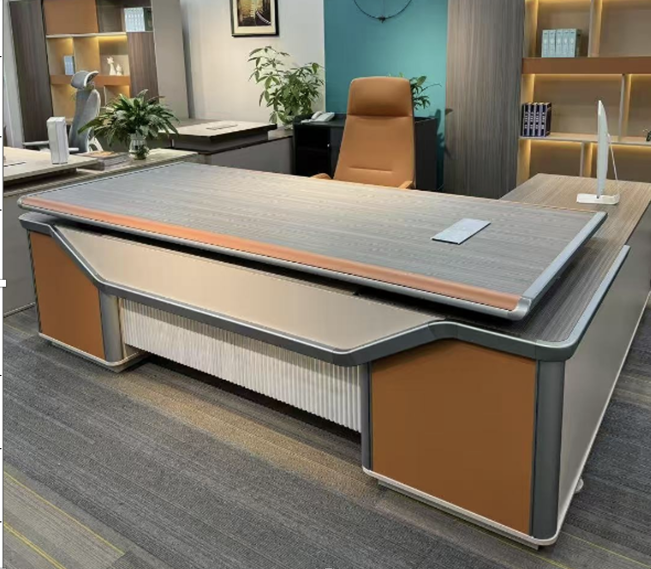 Berlin Executive Desk